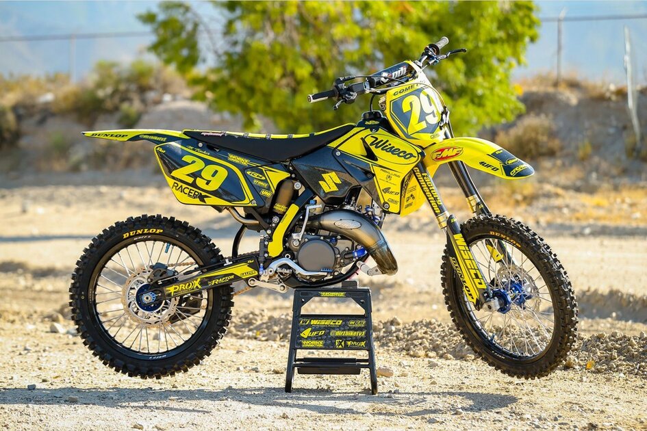 Suzuki RM125 Dirt Bike Magazine DBTV Build | DeCal Works