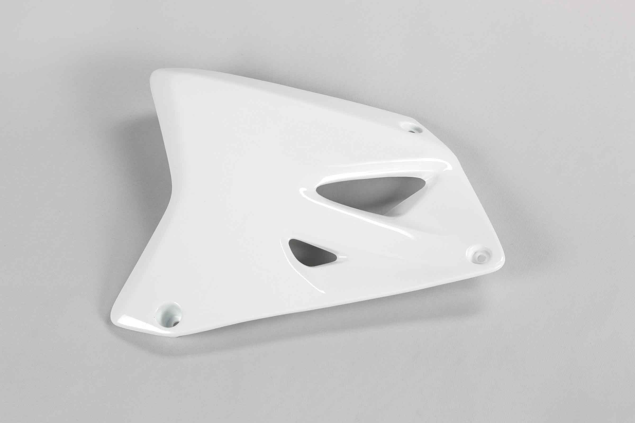 UFO White Radiator Shroud Set 02-24 RM85